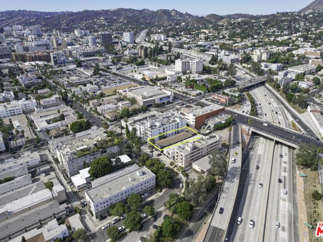 2 BR, 1 BA Apartment 5831 Carlton Way, Los Angeles, CA 90028