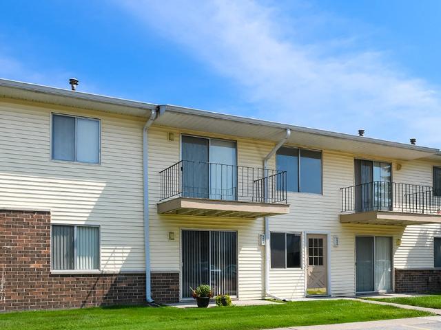 2 BR, 1 BA Apartment 5841 Ambassador Drive Unit 5805 2, Saginaw, MI 48603