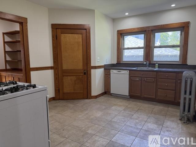 2 BR, 1 BA Apartment 585 High Street, Unit Apt. 1, Medford, MA 02155