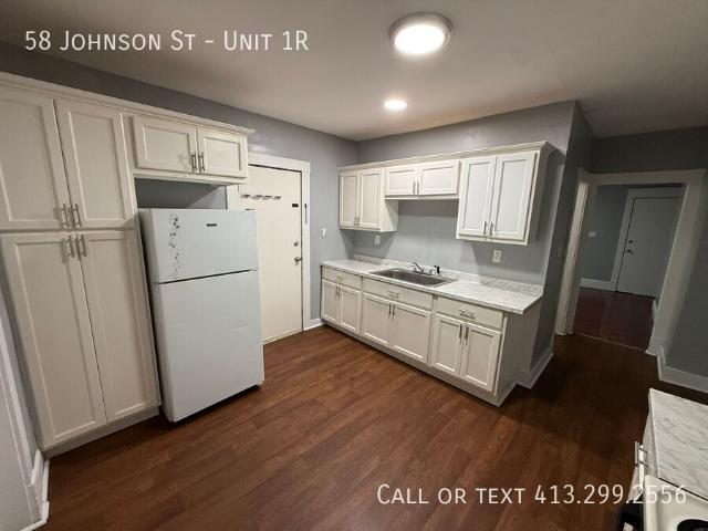 2 BR, 1 BA Apartment 58 Johnson St, Springfield, MA 01108