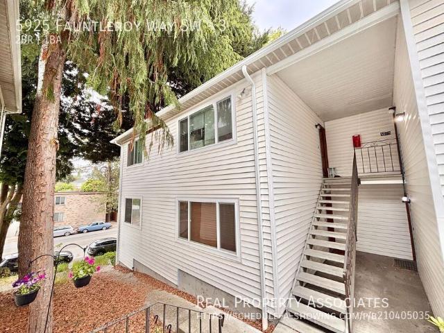2 BR, 1 BA Apartment 5925 Fauntleroy Way SW, Seattle, WA 98136