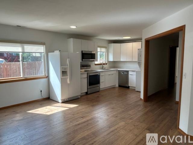 2 BR, 1 BA Apartment 5928 21st Avenue South, Unit Lower level Residence, Seattle, WA 98108