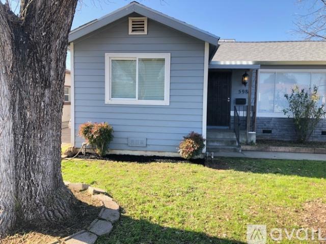 2 BR, 1 BA Apartment 5988 Sampson Boulevard, Sacramento, CA 95824