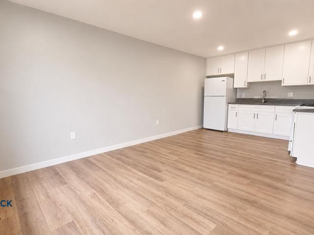 2 BR, 1 BA Apartment 5000 W Coliseum St, Los Angeles, CA 90016