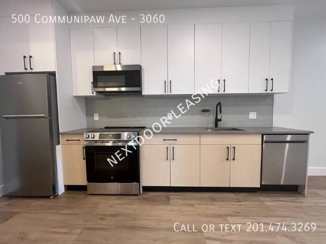 2 BR, 1 BA Apartment 500 Communipaw Ave, Jersey City, NJ 07304