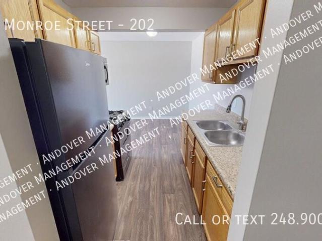 2 BR, 1 BA Apartment 500 E Monroe Street, Dundee, MI 48131
