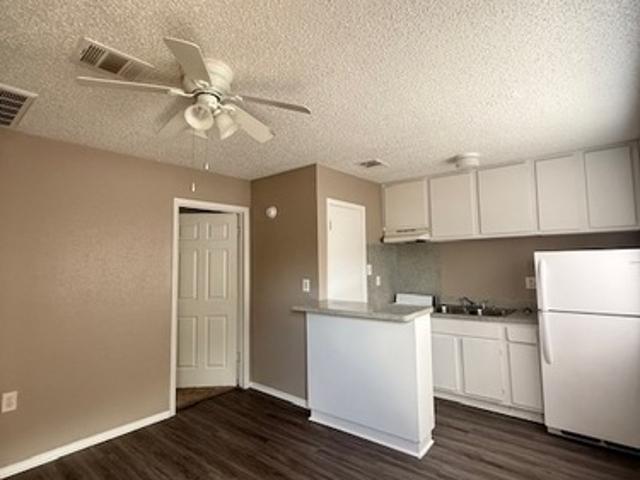 2 BR, 1 BA Apartment 500 E 31st St, Unit 216, Bryan, TX 77803