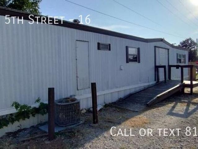 2 BR, 1 BA Apartment 500 South 5th Street, Odessa, MO 64076