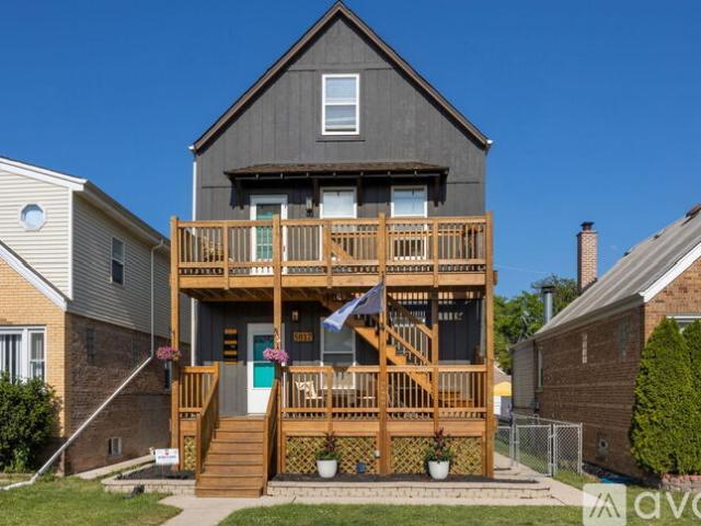 2 BR, 1 BA Apartment 5017 N Meade Ave, Unit CH, Chicago, IL 60630