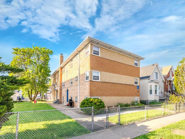 2 BR, 1 BA Apartment 5018 W. 24th Pl, Cicero, IL 60804