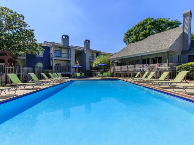 2 BR, 1 BA Apartment 501 Davis Road Unit E104, League City, TX 77573