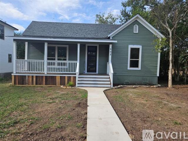 2 BR, 1 BA Apartment 502 Walker Street, Smithville, TX 78957