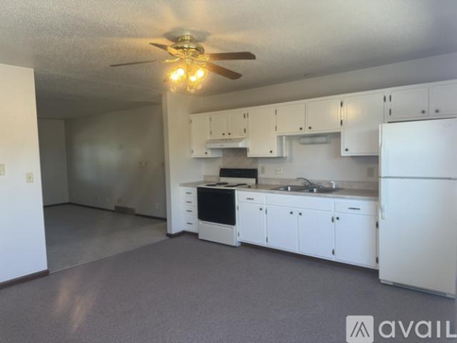 2 BR, 1 BA Apartment 502 North Johnson Street, Unit 1, Parkersburg, IA 50665