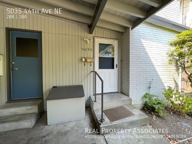 2 BR, 1 BA Apartment 5035 44th Ave NE, Seattle, WA 98105