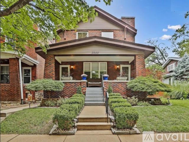 2 BR, 1 BA Apartment 5040 Sutherland Avenue, Unit 1, St. Louis, MO 63109