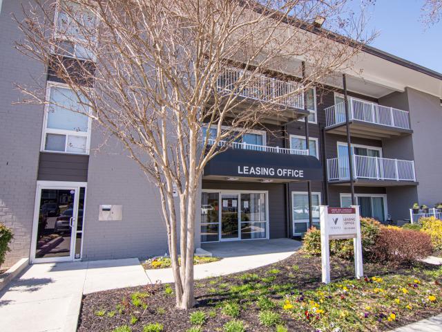2 BR, 1 BA Apartment 5042 Silver Hill Court Unit 5032 T2, District Heights, MD 20747