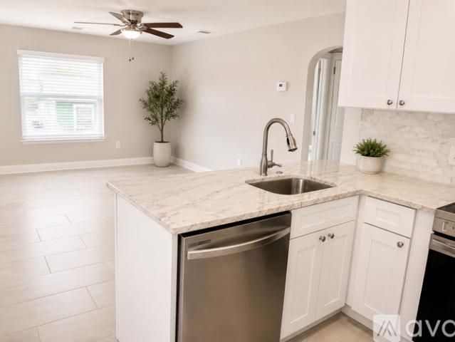 2 BR, 1 BA Apartment 504 Engman St, Unit B, Clearwater, FL 33755