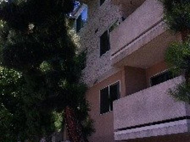2 BR, 1 BA Apartment 5050 Sepulveda Blvd Sherman Oaks, CA 91403
