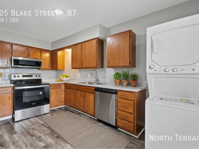 2 BR, 1 BA Apartment 505 Blake Street, Edwardsville, KS 66111