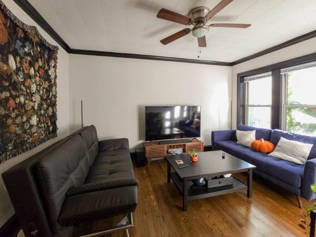 2 BR, 1 BA Apartment 5073 N Wolcott Ave Unit 1825W 3, Chicago, IL 60640