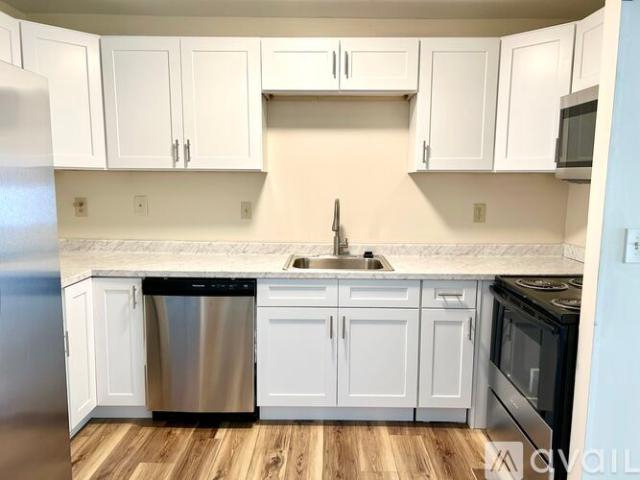 2 BR, 1 BA Apartment 50 E Hill Rd, Unit 3L, Canton, CT 06019