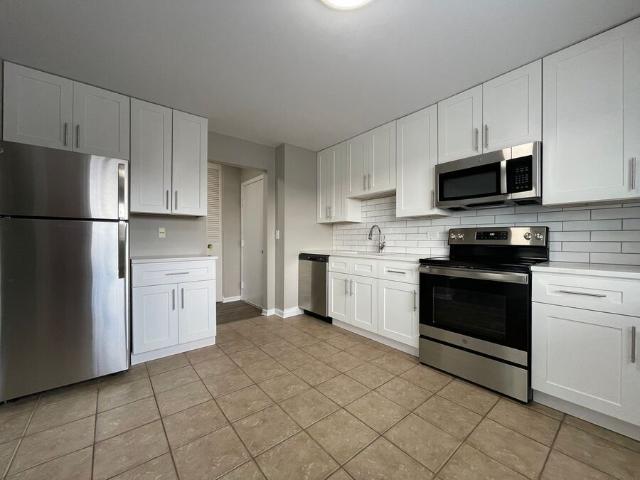 2 BR, 1 BA Apartment 5107 Washington Street, Downers Grove, IL 60515