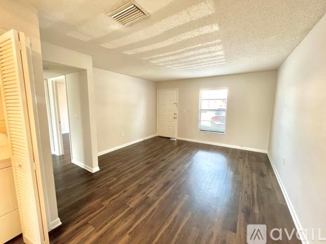 2 BR, 1 BA Apartment 5117 S Clarice Ct, Unit 5117A, Tampa, FL 33611