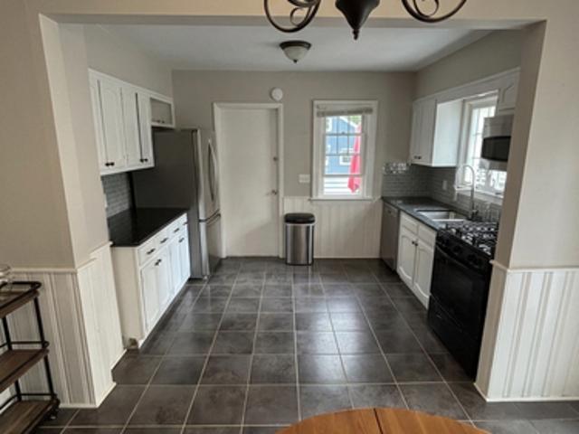 2 BR, 1 BA Apartment 511 Montrose Avenue, Syracuse, NY 13219