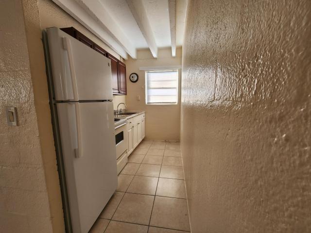 2 BR, 1 BA Apartment 512 19th Street, West Palm Beach, FL 33407