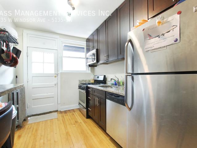 2 BR, 1 BA Apartment 5135 W Windsor Ave, Chicago, IL 60630