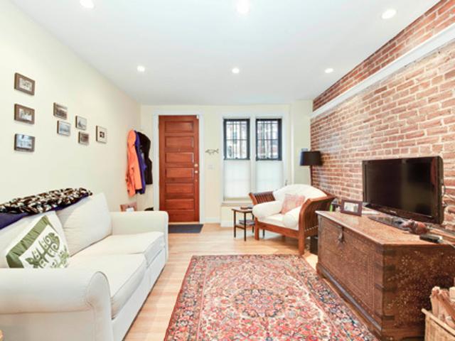 2 BR, 1 BA Apartment 517 1/2 10th St SE, Washington, DC 20003