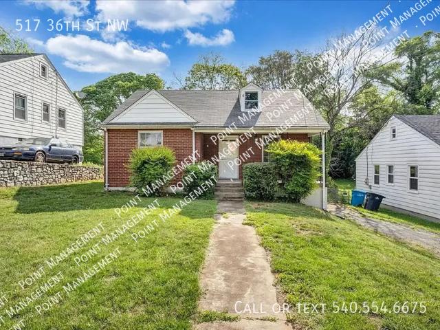 2 BR, 1 BA Apartment 517 36th St NW, Roanoke, VA 24017