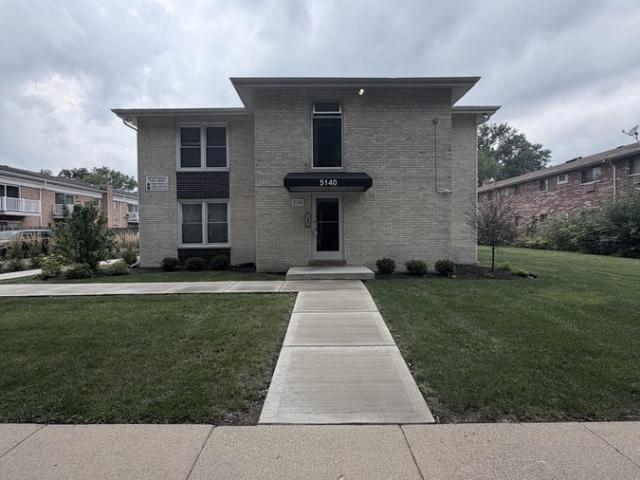 2 BR, 1 BA Apartment 5140 Fairview Ave, Downers Grove, IL 60515