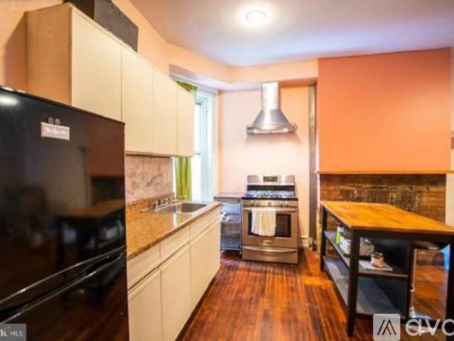 2 BR, 1 BA Apartment 5141 Hazel Avenue, Unit 1F, Philadelphia, PA 19143