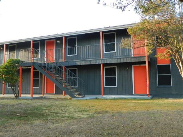 2 BR, 1 BA Apartment 515 Humble Ave, San Antonio, TX 78225