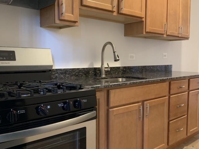 2 BR, 1 BA Apartment 5164 S King Dr, Chicago, IL 60615