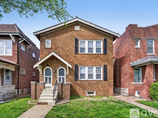 2 BR, 1 BA Apartment 5185 Goethe Avenue, Unit FL 2, St. Louis, MO 63109