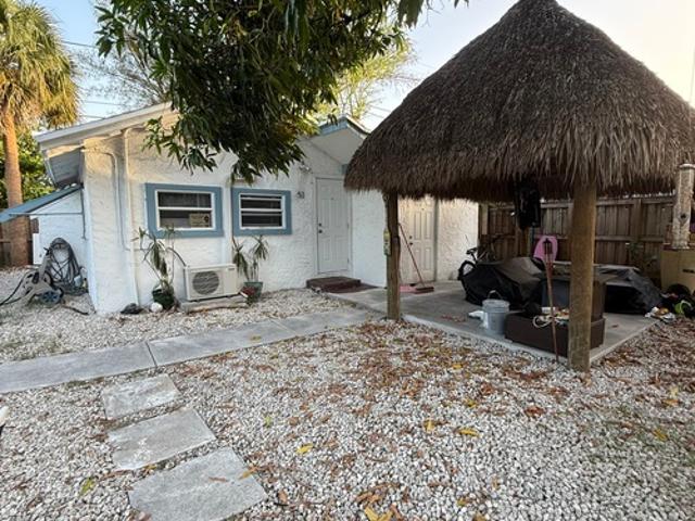 2 BR, 1 BA Apartment 51 Southwest 13 Th Street, Dania Beach, FL 33004