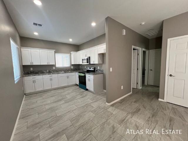 2 BR, 1 BA Apartment 51 W Lester Street, Tucson, AZ 85705