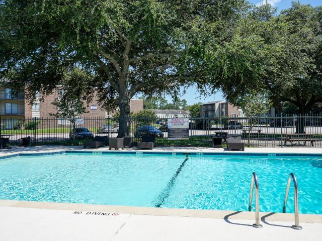 2 BR, 1 BA Apartment 520 Dowlen Road Unit 10, Beaumont, TX 77706