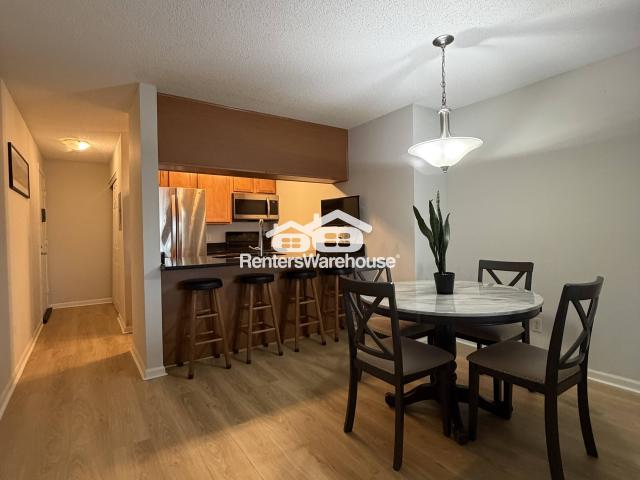 2 BR, 1 BA Apartment 520 Ridgewood Ave, Minneapolis, MN 55403