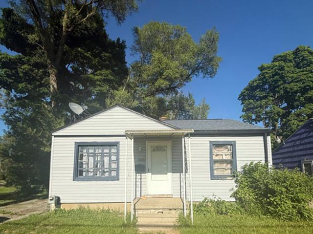 2 BR, 1 BA Apartment 5210 Dupont St, Flint, MI 48505
