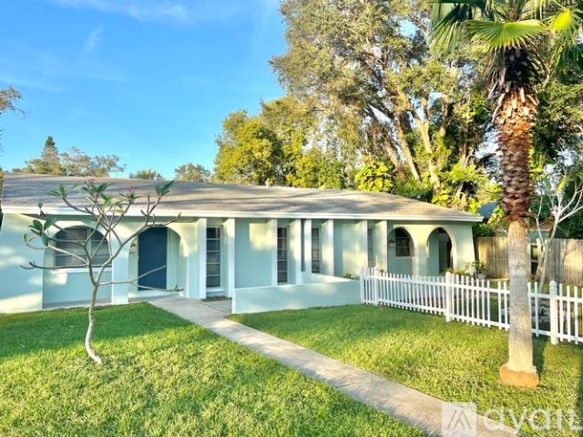 2 BR, 1 BA Apartment 5215 17th Avenue South, Gulfport, FL 33707
