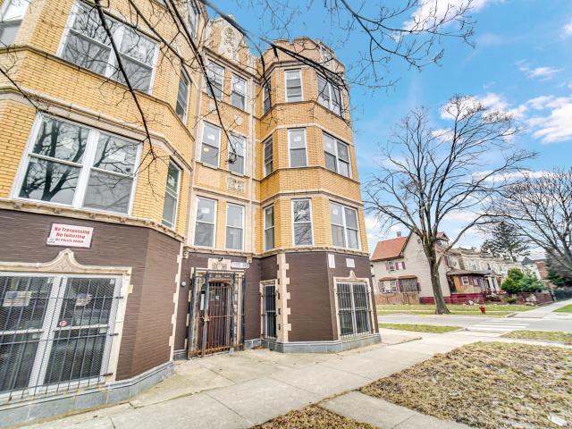 2 BR, 1 BA Apartment 5223 West Washington Boulevard, Chicago, IL 60644