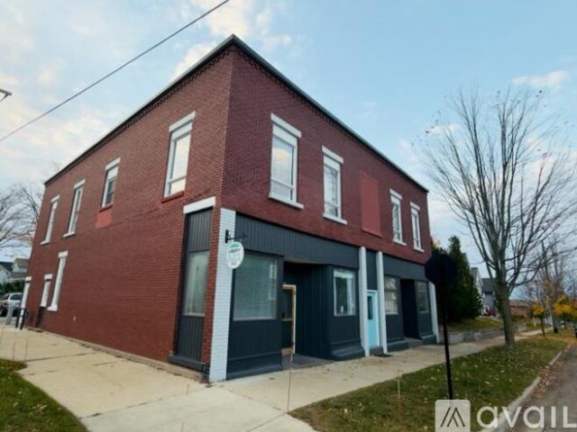 2 BR, 1 BA Apartment 522 Liberty St, Unit 2, Petoskey, MI 49770
