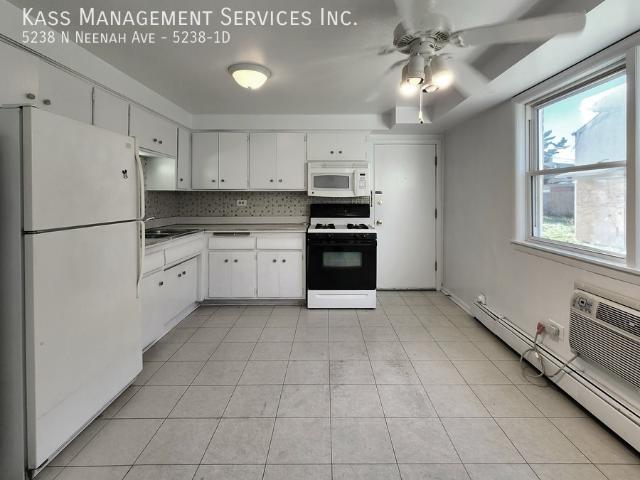 2 BR, 1 BA Apartment 5238 N Neenah Ave, Chicago, IL 60656