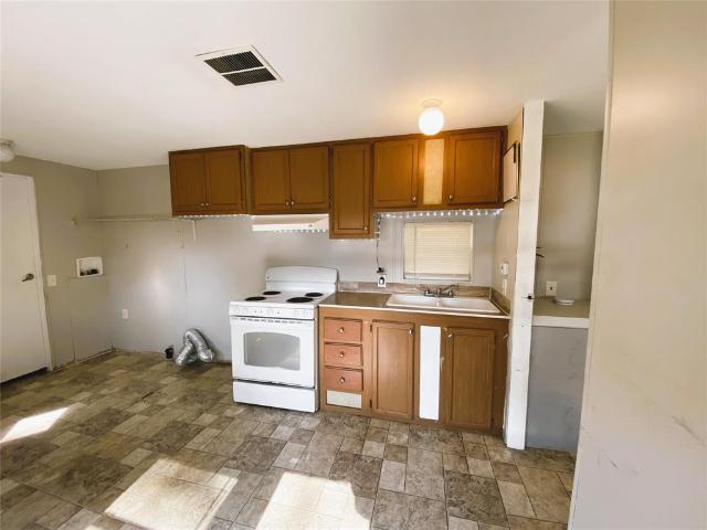 2 BR, 1 BA Apartment 524 Louisiana Avenue, Bacliff, TX 77518