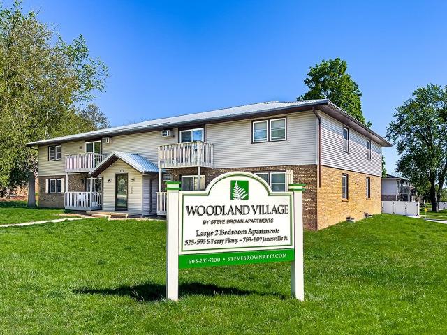 2 BR, 1 BA Apartment 525 595 & 789 & 809 South Perry Parkway & Janesville Street Unit 7, Oregon, WI 53575