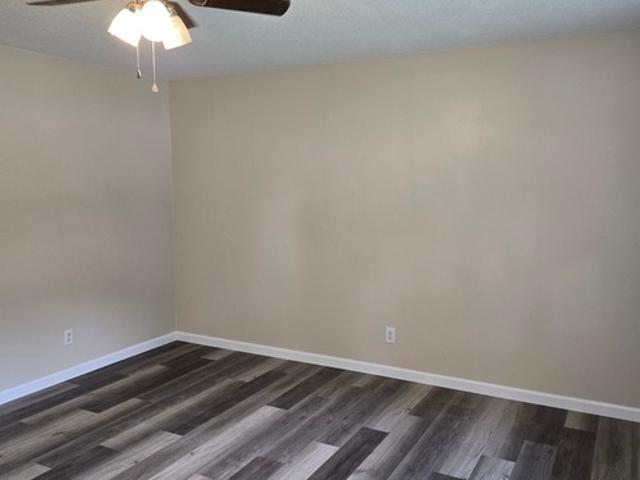 2 BR, 1 BA Apartment 525 Maple St, Neosho, MO 64850