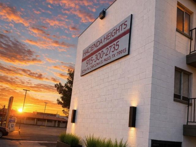 2 BR, 1 BA Apartment 525 N Carolina Drive Unit 111, El Paso, TX 79915